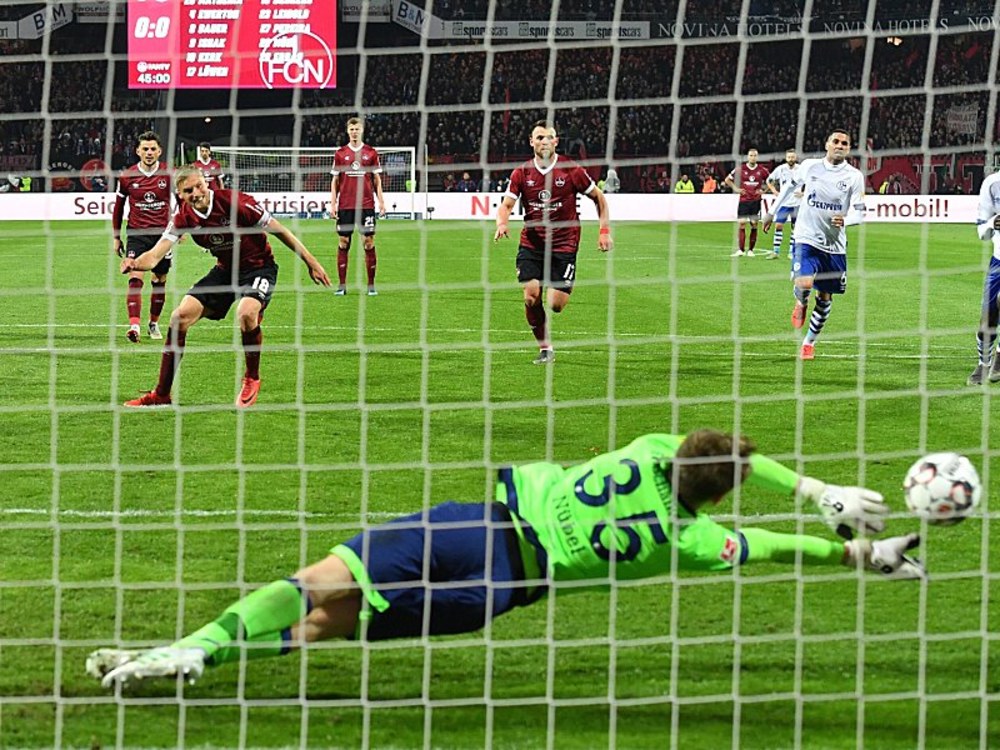 Nastasic und Nübel retten Schalker Punkt - kicker