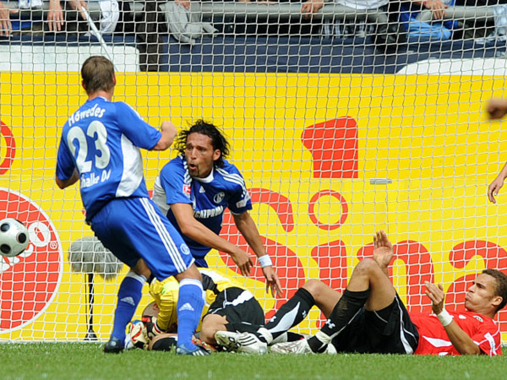 Spielanalyse | Kuranyi bei Standards eiskalt | FC Schalke 04 - Hannover ...