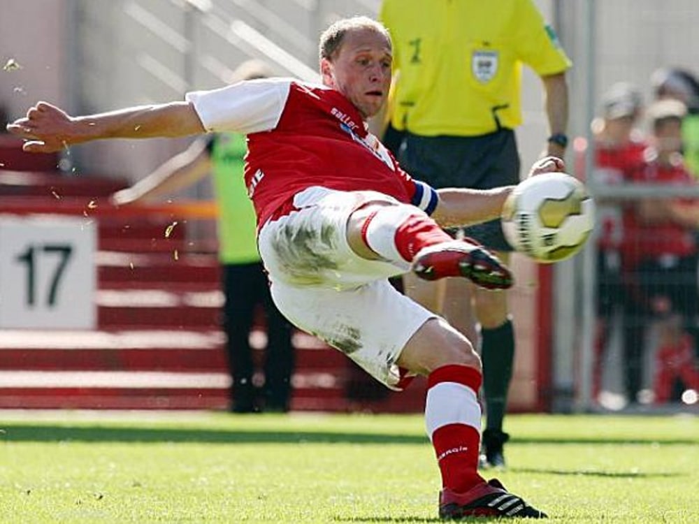 Perfekt: Roger verstärkt den FCE | 2. Bundesliga - kicker