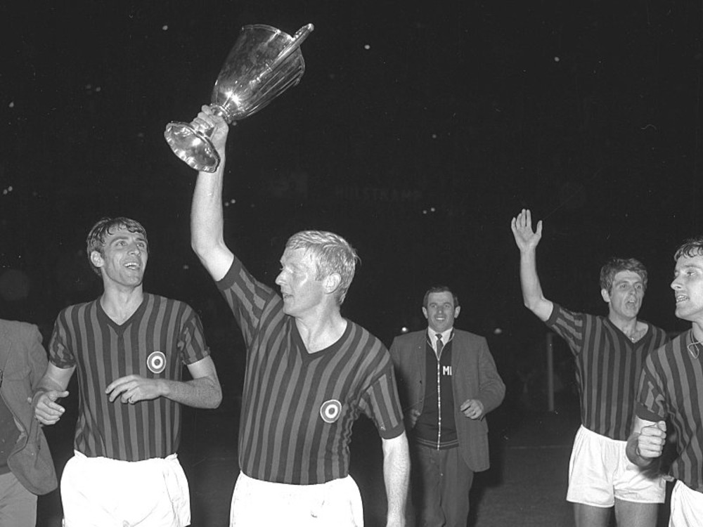 Ein "Geschenk vom lieben Gott": Karl-Heinz Schnellinger wird 80 - kicker