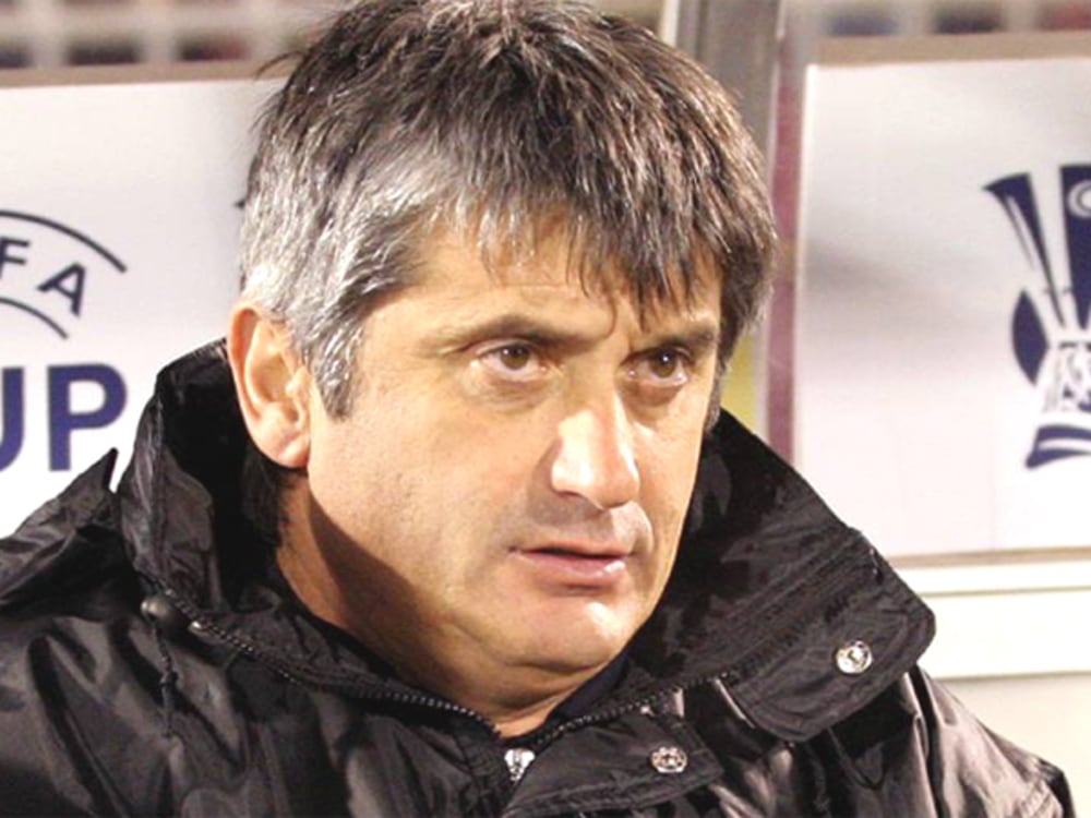 Salto rückwärts: Arrigoni wieder eingestellt | Int. Fußball - kicker