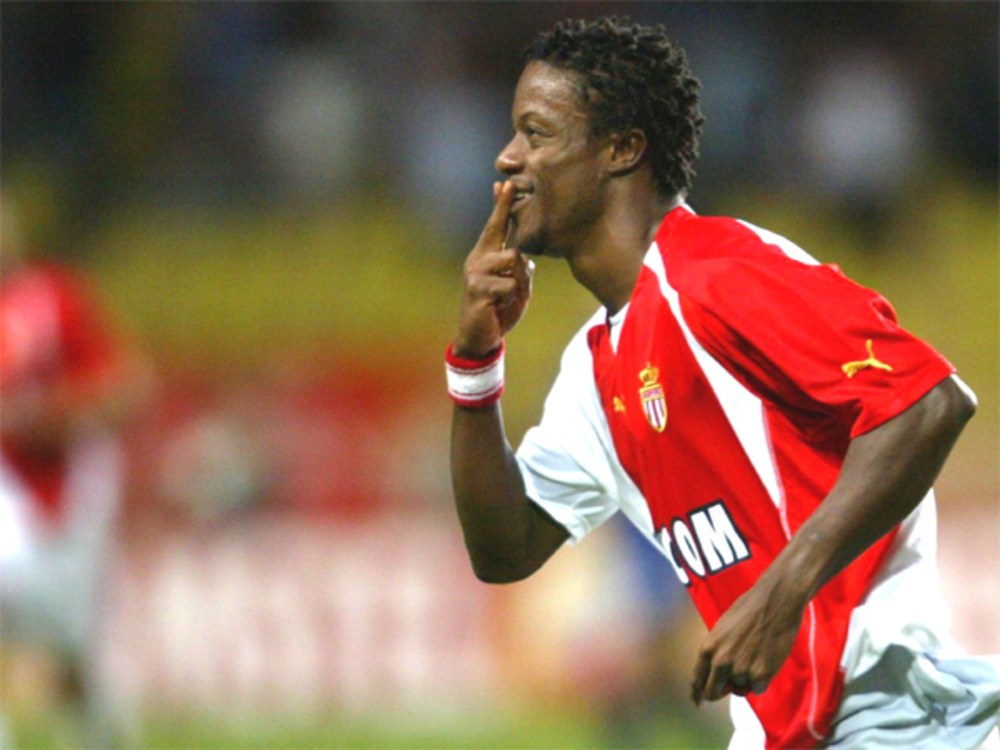 AEK zieht Kallon an Land | Int. Fußball - kicker