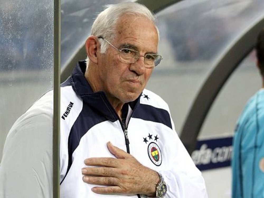 Aragones gewinnt Zeit | Int. Fussball - kicker