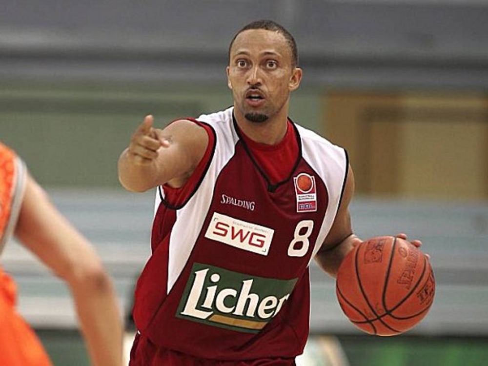 Trennung von Danny Lewis | Basketball - kicker