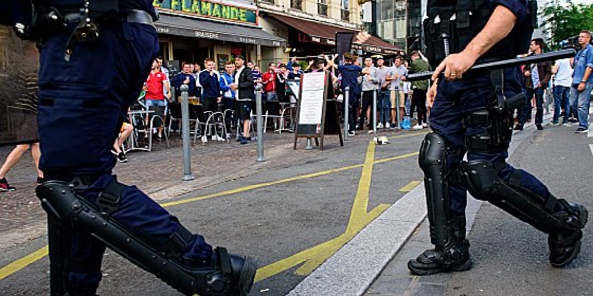 Marseille: Polizei setzt Tränengas ein - kicker
