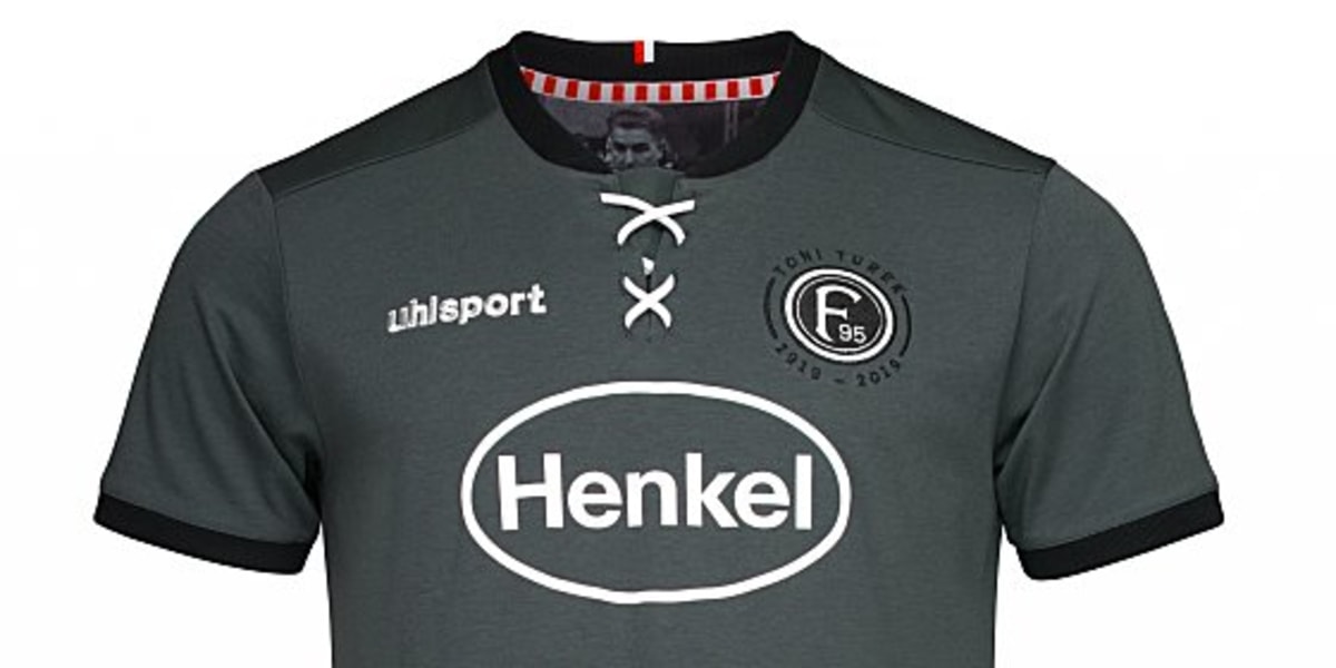 Fortuna Düsseldorf präsentiert Toni-Turek-Sondertrikot - kicker