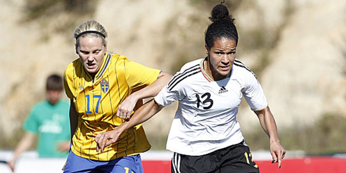 Dreimal da Mbabi - nun wartet der Weltmeister! | Frauen - kicker