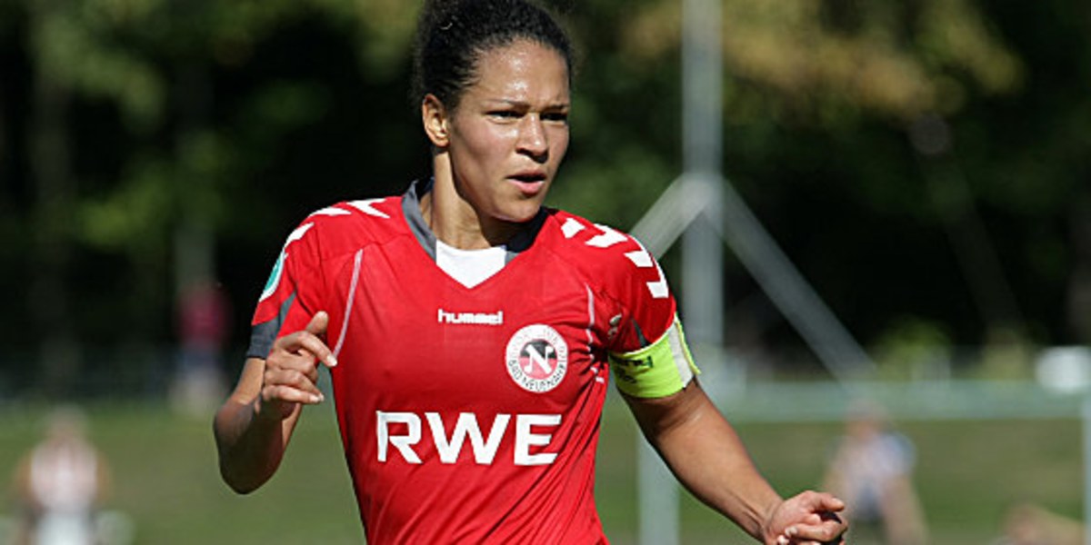 FFC buhlt um Okoyino da Mbabi | Frauen - kicker