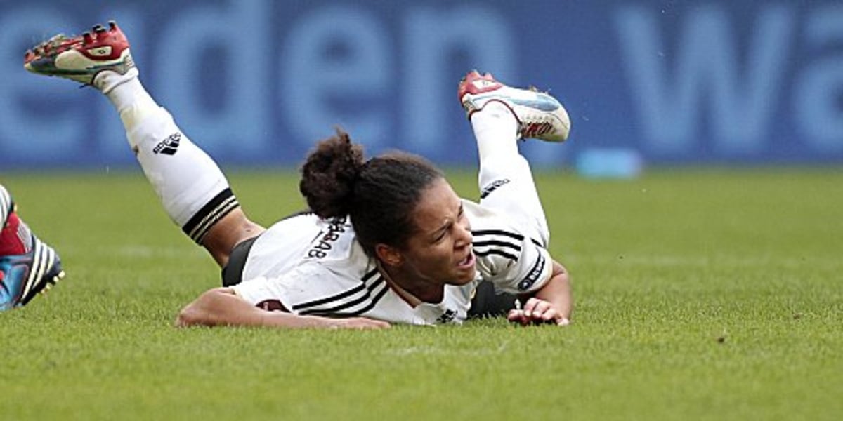 Muskelfaserriss! Da Mbabi fällt aus | Frauen - kicker