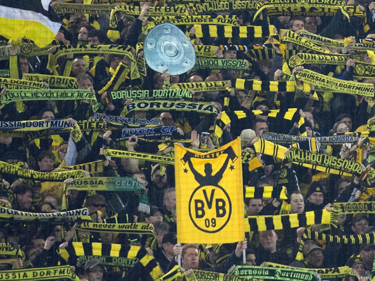 Brille, Bier, Borussia: Dortmunds Titeljahr - Bundesliga ...