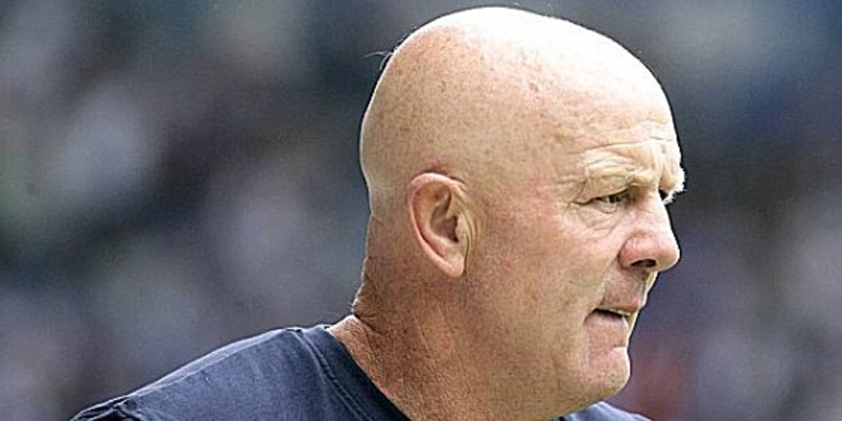 Coach Sandhowe sucht dringend Stürmer | Regionalliga - kicker