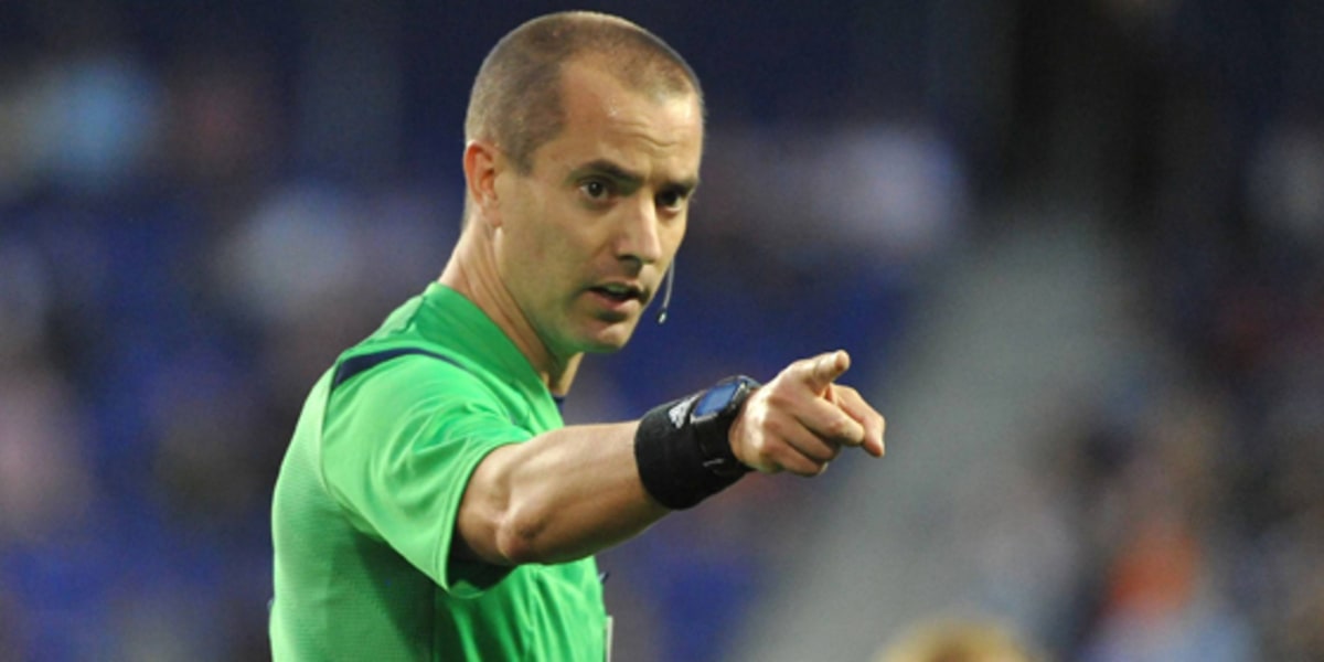 US-Referee Mark Geiger pfeift deutsches Confed-Cup-Auftaktspiel gegen ...