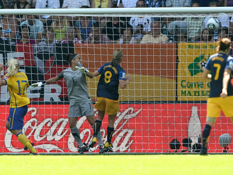 Spielanalyse | Schelin schießt Schweden weiter | Schweden - Australien ...