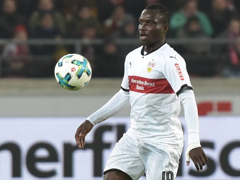 Übermittlungsfehler: Chadrac Akolo fehlt VfB Stuttgart kurzfristig ...