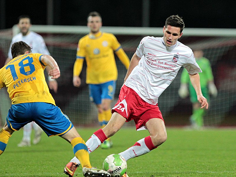 Robrecht unterschreibt - und zieht nach Siegen | Regionalliga - kicker