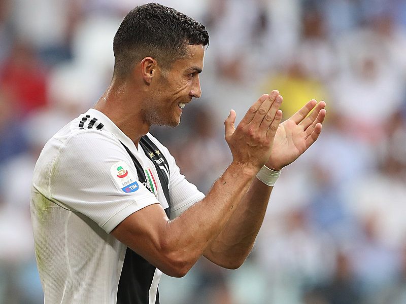Cristiano Ronaldo lacht - und Juve siegt 2:0 - kicker