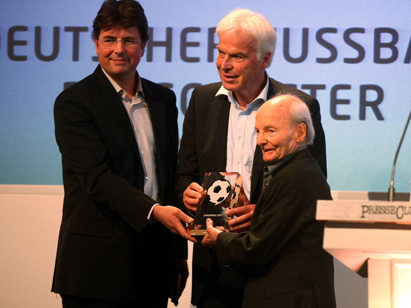 Dettmar Cramer, der "Fußball-Professor" - Bundesliga | Bildergalerie ...