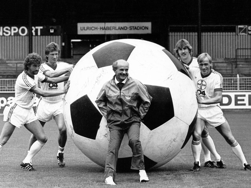 Dettmar Cramer, der "Fußball-Professor" - Bundesliga | Bildergalerie ...