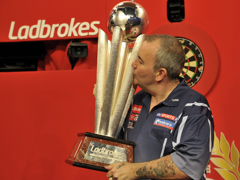 Phil Taylor: Eine legendäre Darts-Karriere in Zahlen - Mehr Sport ...