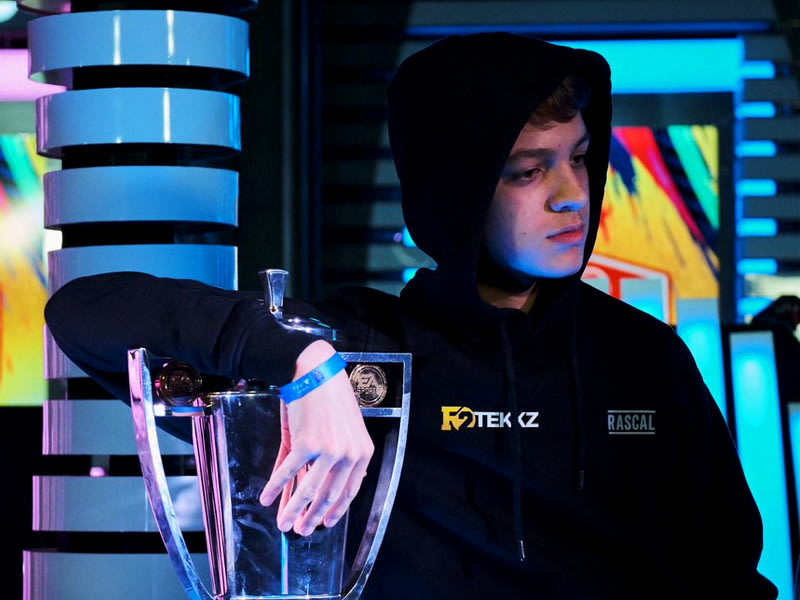 Erwartungsdruck, Erfolg, Enttäuschung - das Jahr von FIFA-Profi 'Tekkz ...