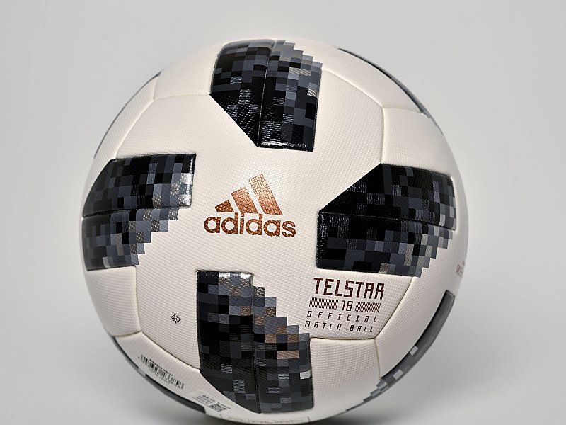 FIFA stellt "Telstar 18" vor - kicker