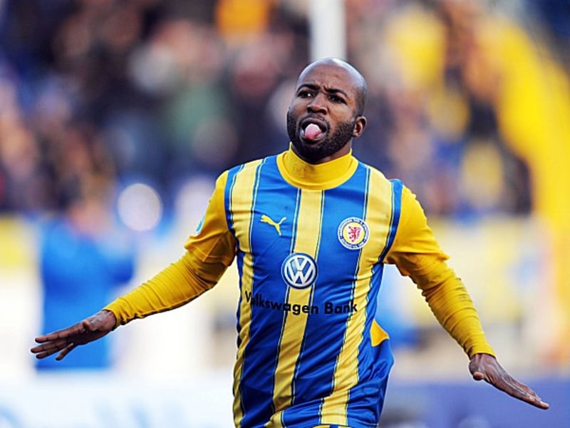 Braunschweig verlängert mit Kumbela | 3. Liga - kicker