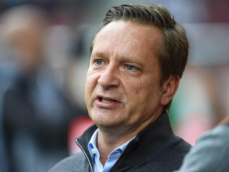 Hannover 96: Manager Horst Heldt singt noch nicht das Europapokal-Lied ...