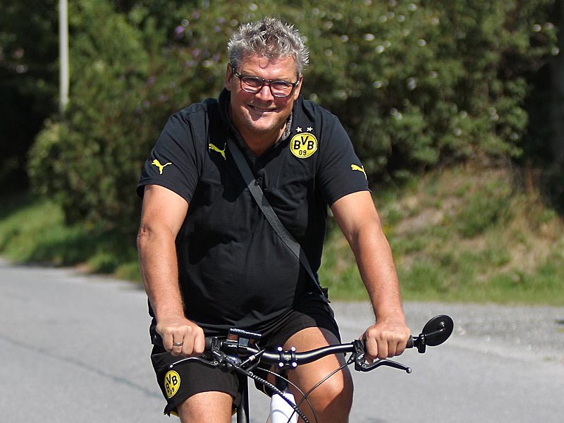 Bundesliga, Borussia Dortmund: "Nobby" Dickel feiert Premiere als ...