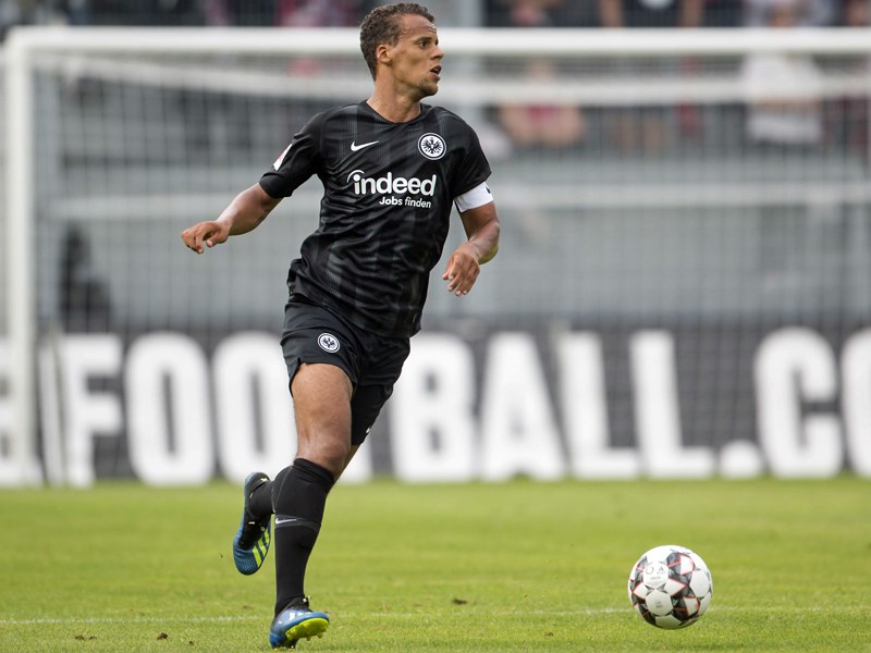Eintracht Frankfurt: Timothy Chandler trainiert erstmals wieder auf dem ...