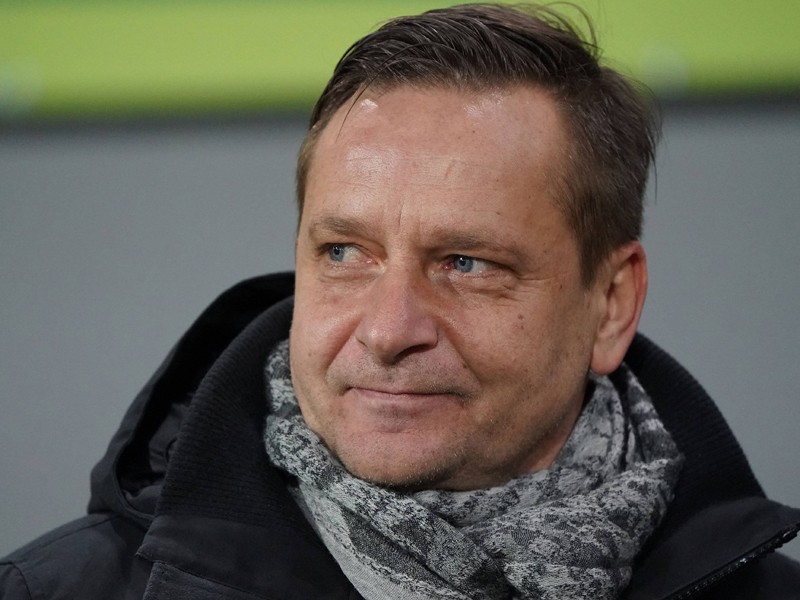 Horst Heldt: "Es zieht sich über uns zusammen" - kicker