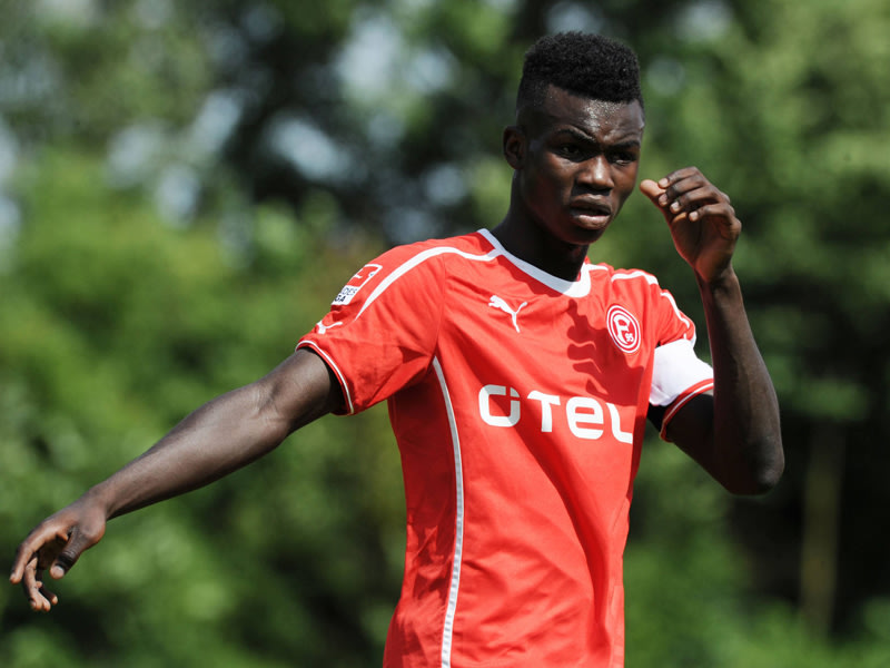 Leichte Schädelfraktur bei Bebou | 2. Bundesliga - kicker