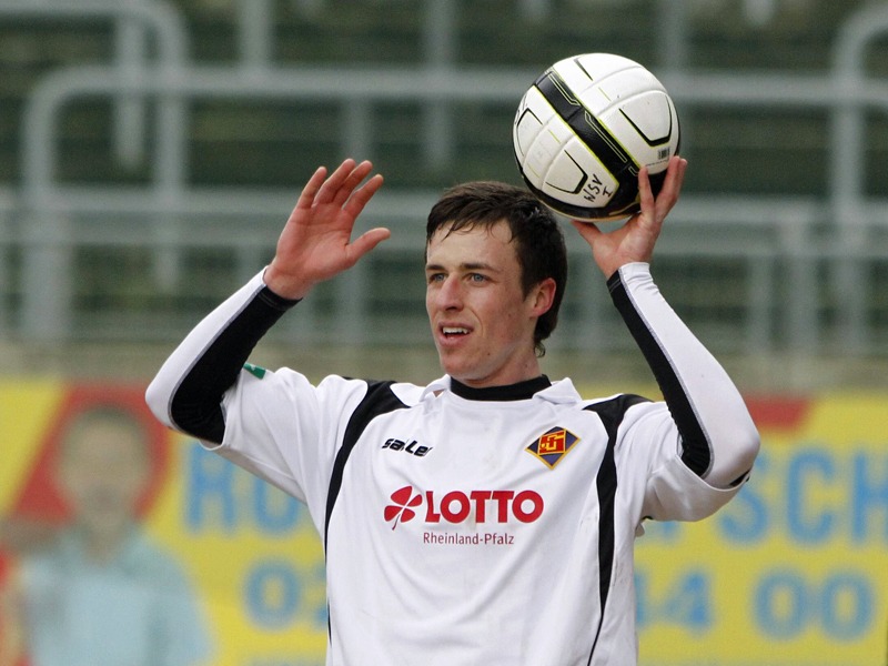 Kapitän Gentner bleibt der TuS treu | Regionalliga - kicker