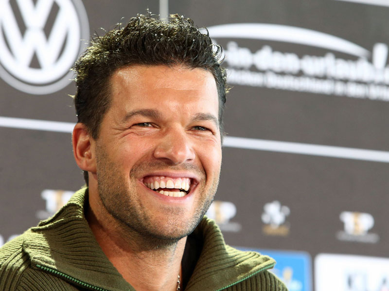 Ballack feiert Abschied und spendet | Nationalelf - kicker