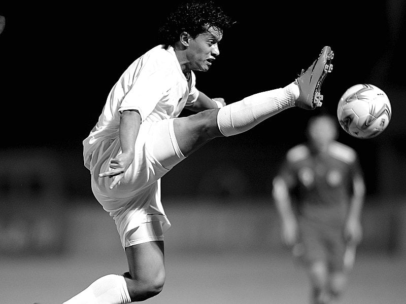 Awana stirbt bei Autounfall | Int. Fussball - kicker