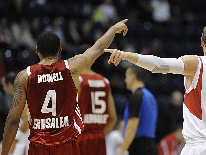 Dowell nach Frankfurt, Drewo ein Drache | Basketball - kicker