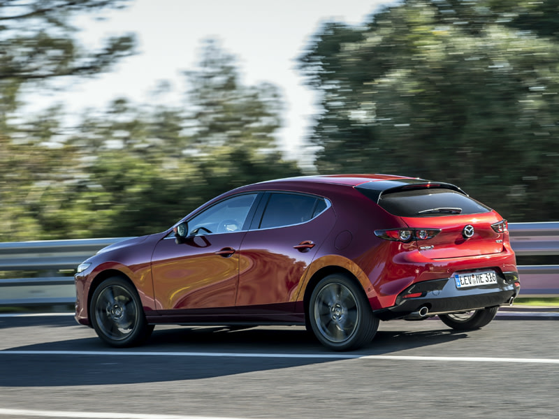 Mazda 3 Skyactiv G M Hybrid: So sportlich, wie er aussieht? - kicker ...