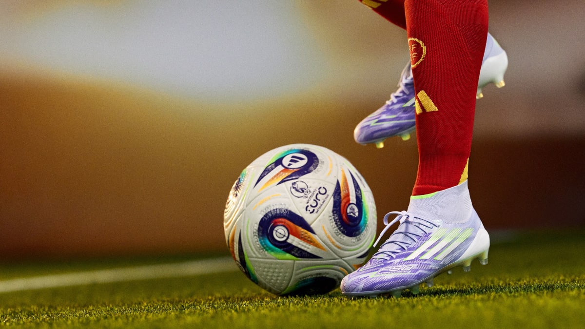 Adidas bringt ersten Fußballschuh speziell für Frauen heraus - kicker