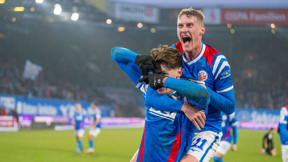 Naderi trifft in letzter Sekunde: Rostock schockt Aue spät - kicker