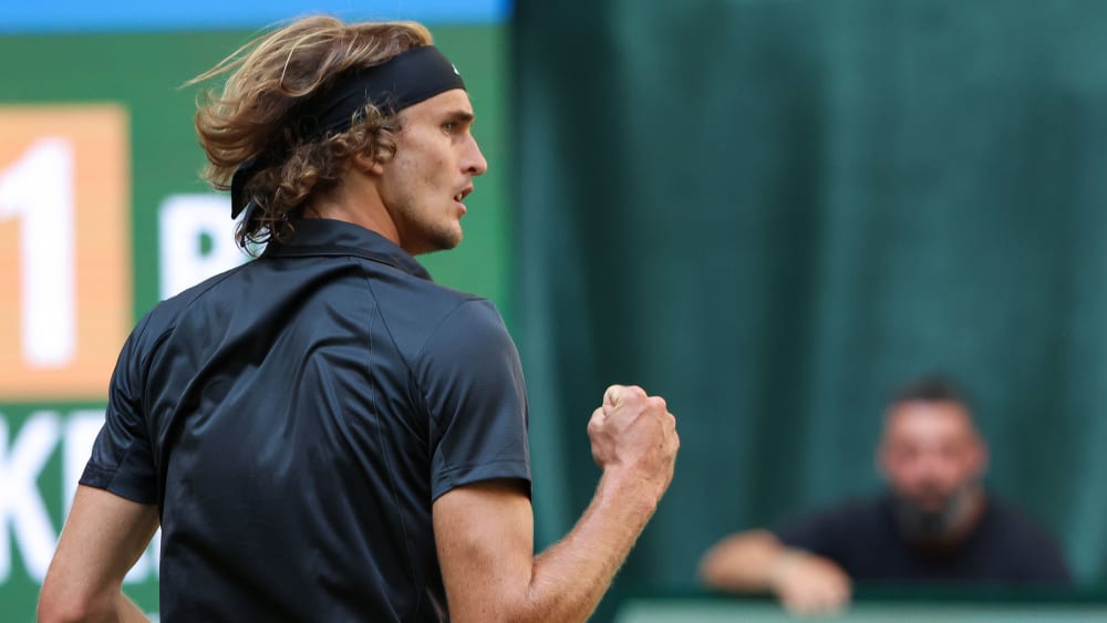 Erstmals auf Rasen seit zwei Jahren: Zverev gewinnt in Halle gegen Thiem - kicker