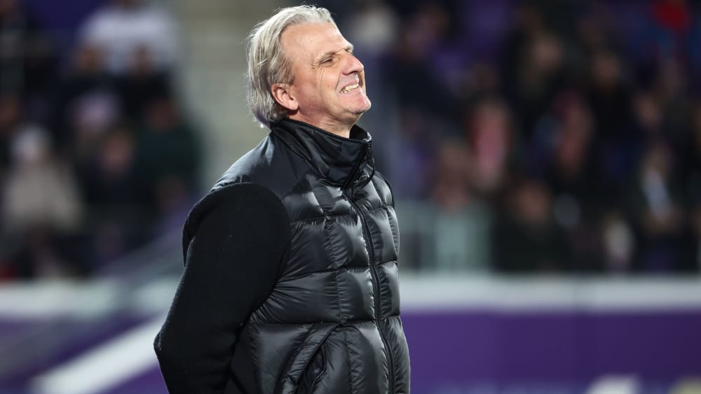 Hartberg lässt vorne zu wünschen übrig und verteilt hinten Geschenke ...