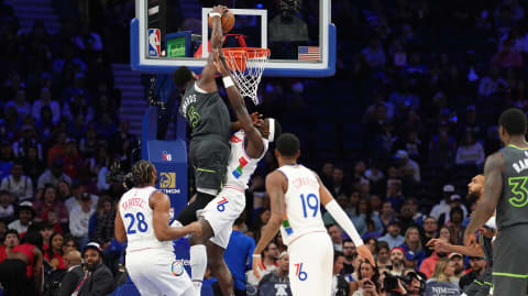 Mit starkem Poster-Dunk eröffnet: Edwards glänzt bei Timberwolves-Sieg ...