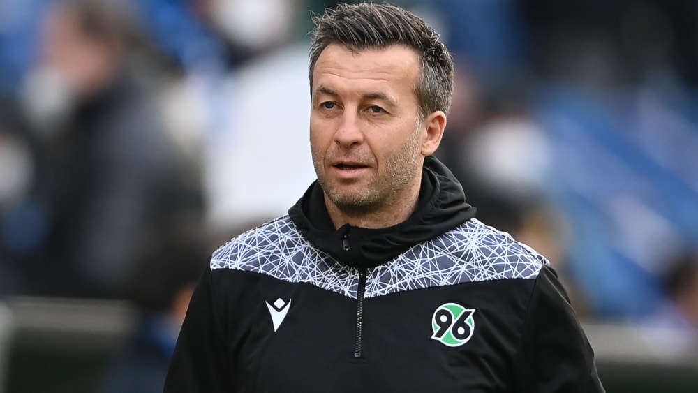 Hannover hält weiterhin an Trainer Christoph Dabrowski fest - kicker