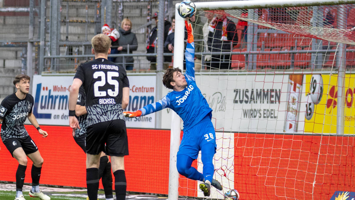 Bayern verleihen Keeper Schneller an Schweinfurt - kicker