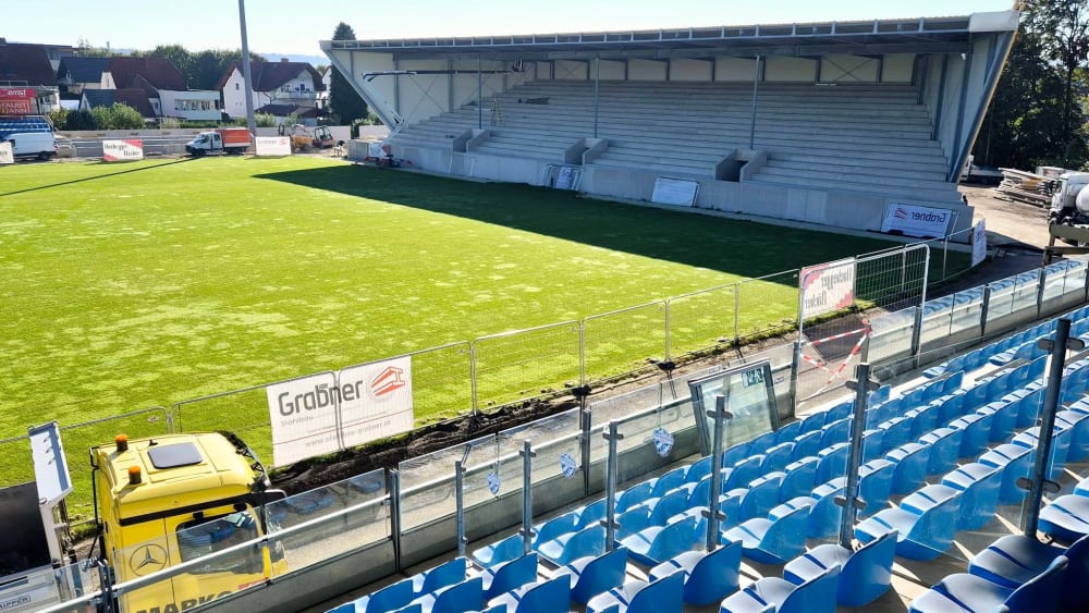 Aktuelle Fotos: So schreitet der Stadionumbau des TSV Hartberg voran ...