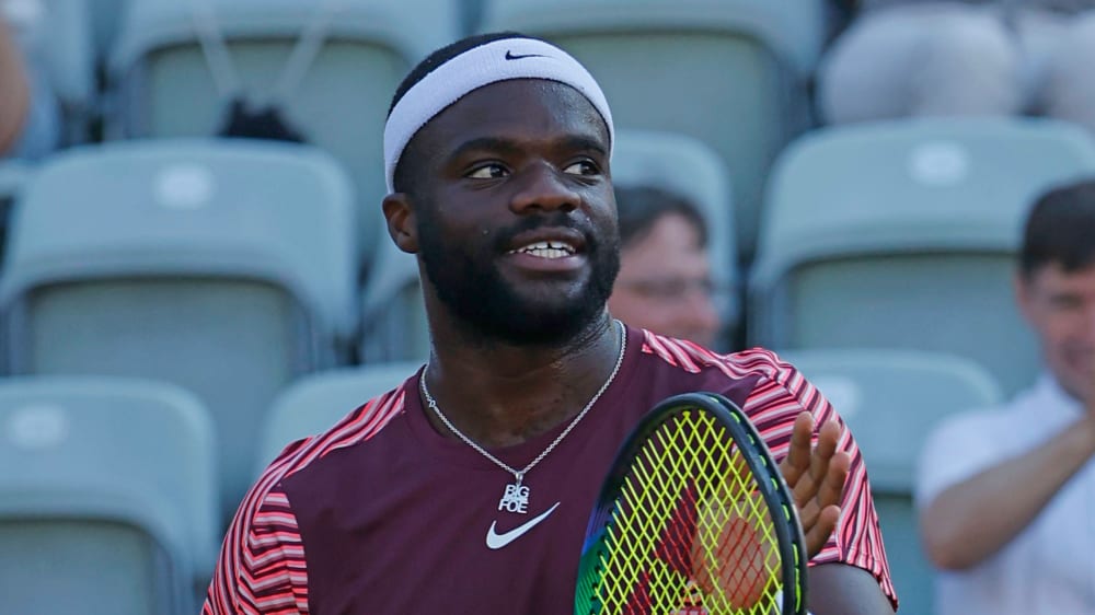 Debüt in Stuttgart geglückt: Tiafoe steht im Viertelfinale - kicker
