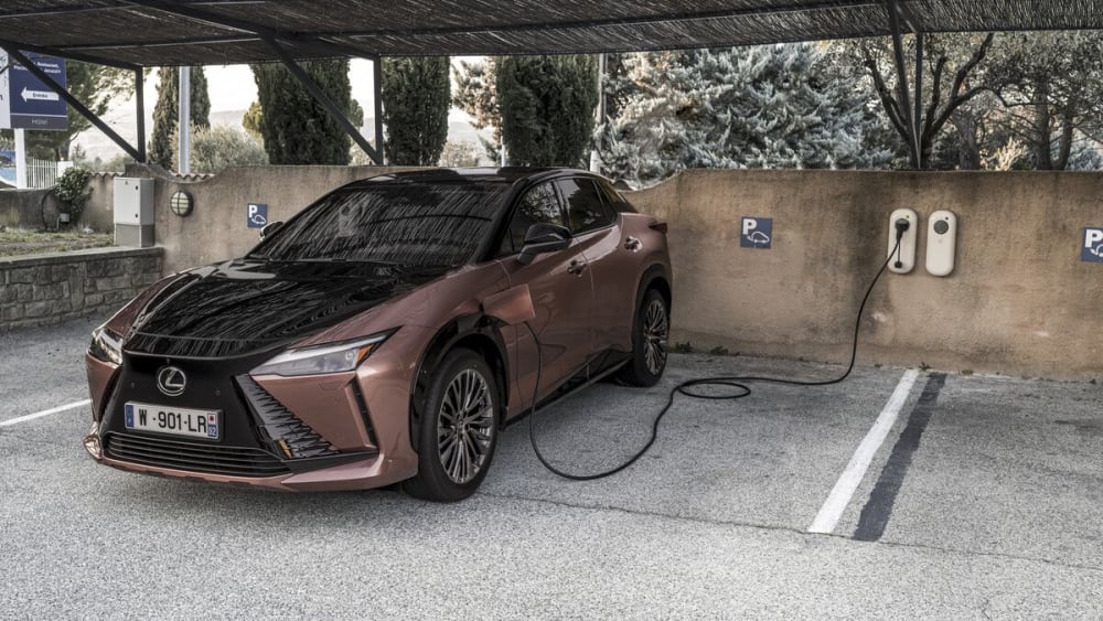 Elektrischer Lexus RZ 450e: So kommt der neue Edel-Stromer - kicker
