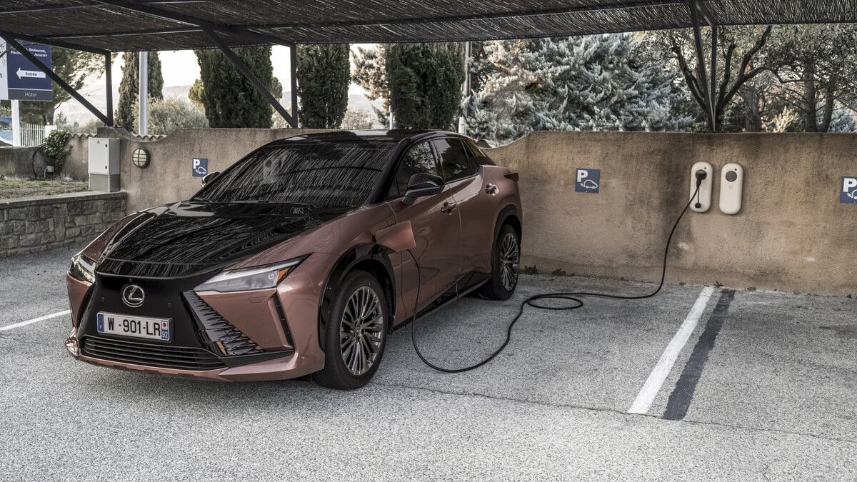 Elektrischer Lexus RZ 450e: So kommt der neue Edel-Stromer - kicker