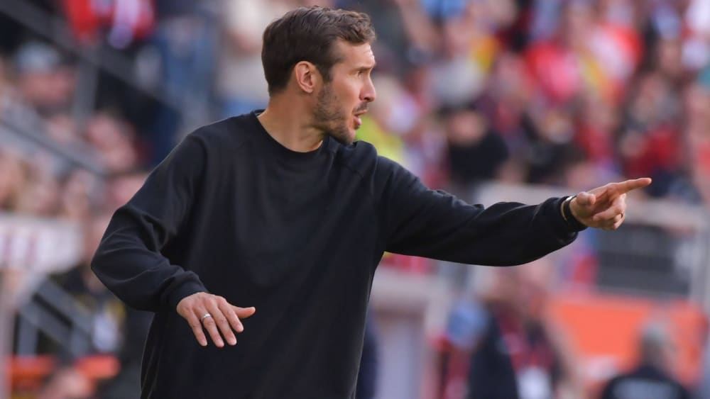 Freiburg-Coach Schuster: "Es ist immer ein Spagat" - kicker