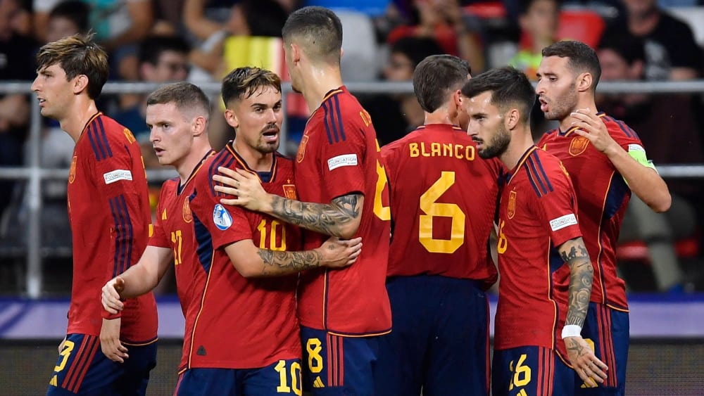 U 21: Spanien deklassiert die Ukraine und steht im EM-Finale - kicker