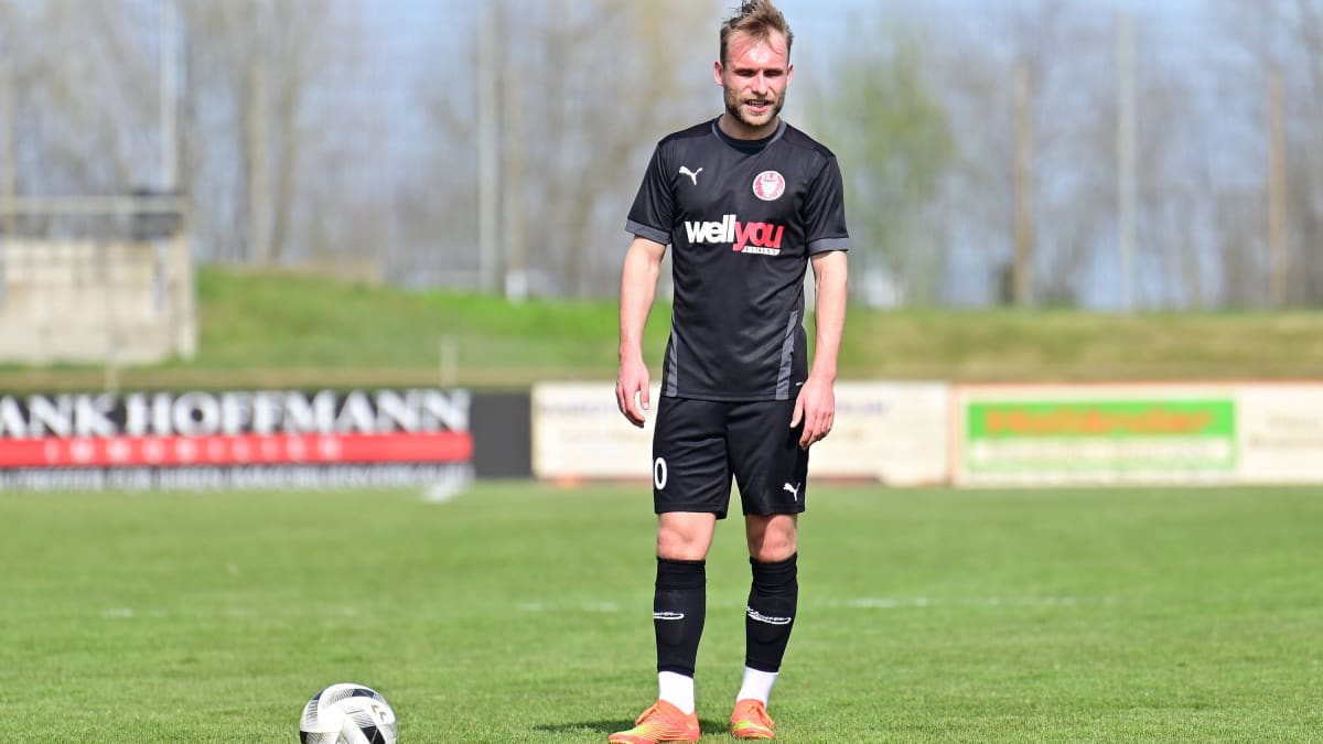 Vor 3000 Fans: FC Kilia Kiel schießt sich mit Last-Minute-Tor in die ...